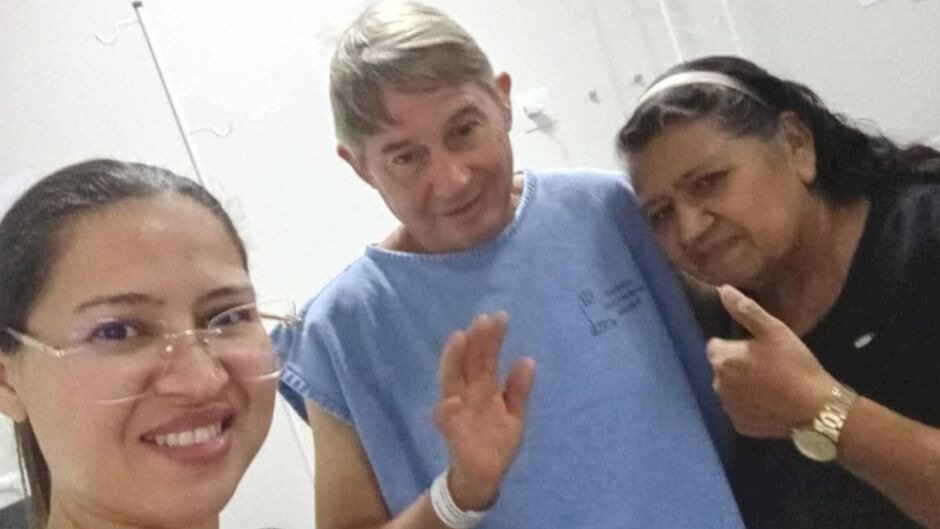 PASTOR DE SIDROLÂNDIA ATINGIDO POR BALA PERDIDA PASSA POR CIRURGIA E ...